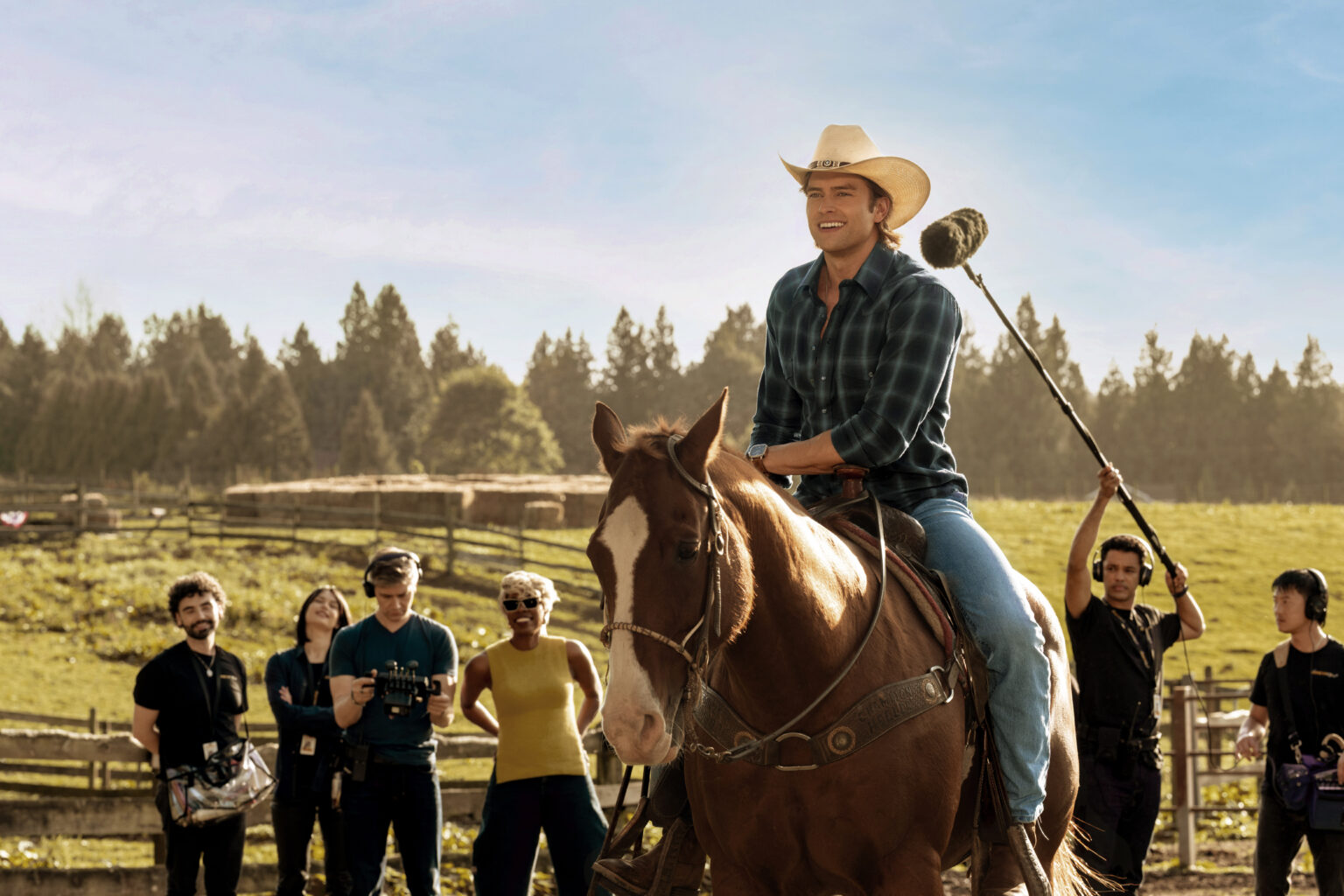 OFFICIAL FIRST LOOK: The Wrong Paris Starring Miranda Cosgrove and Pierson Fodé Premieres ...