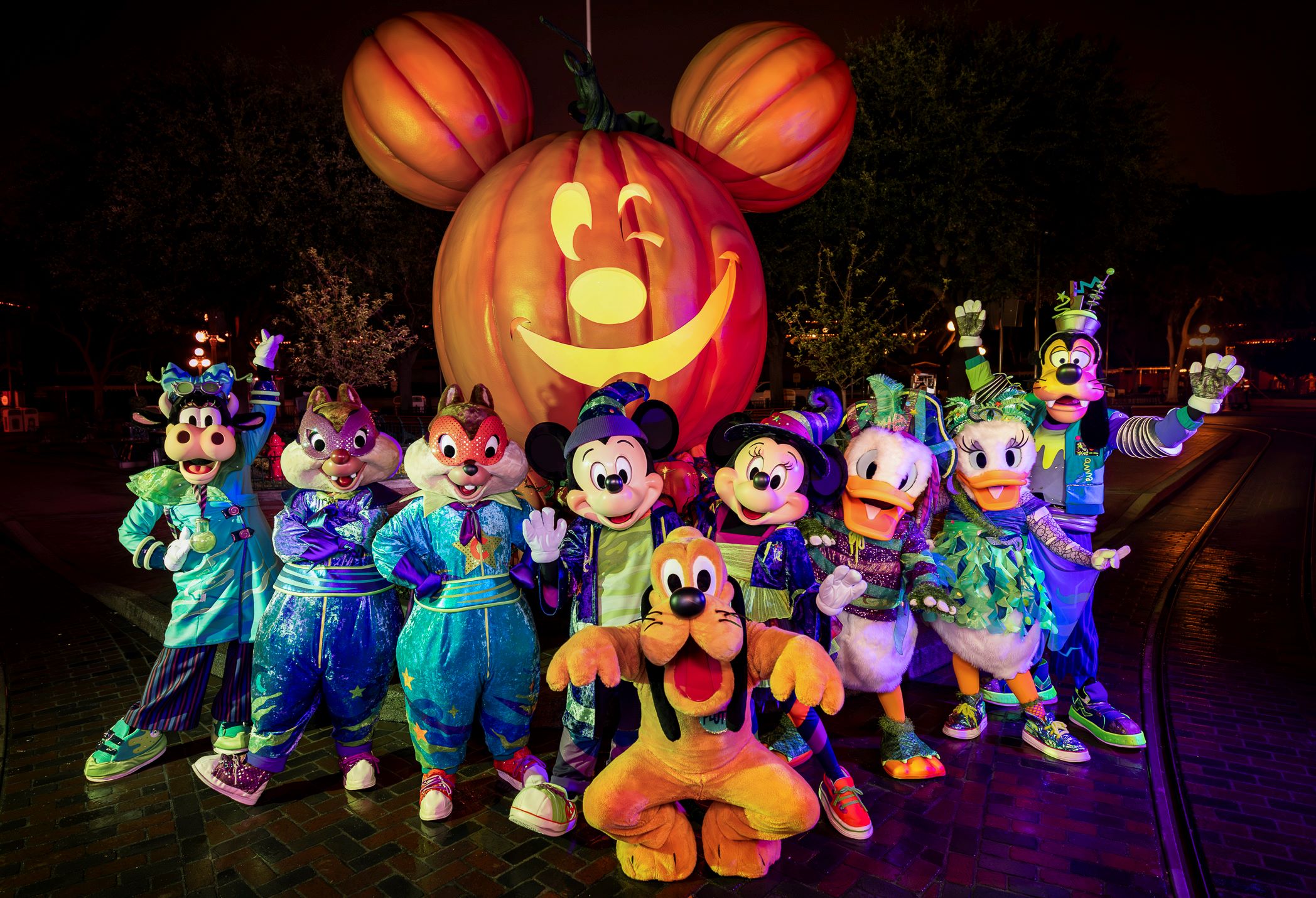 Disneyland Resort Fall Food Guide For Oogie Boogie Halloween & Beyond ...